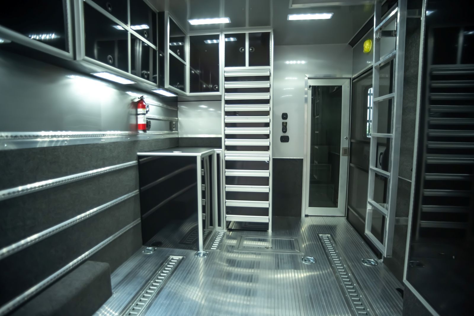 2025-InTech-Trailers-36'-Custom-Gooseneck-Bathroom-Race-Trailer-iCon ...