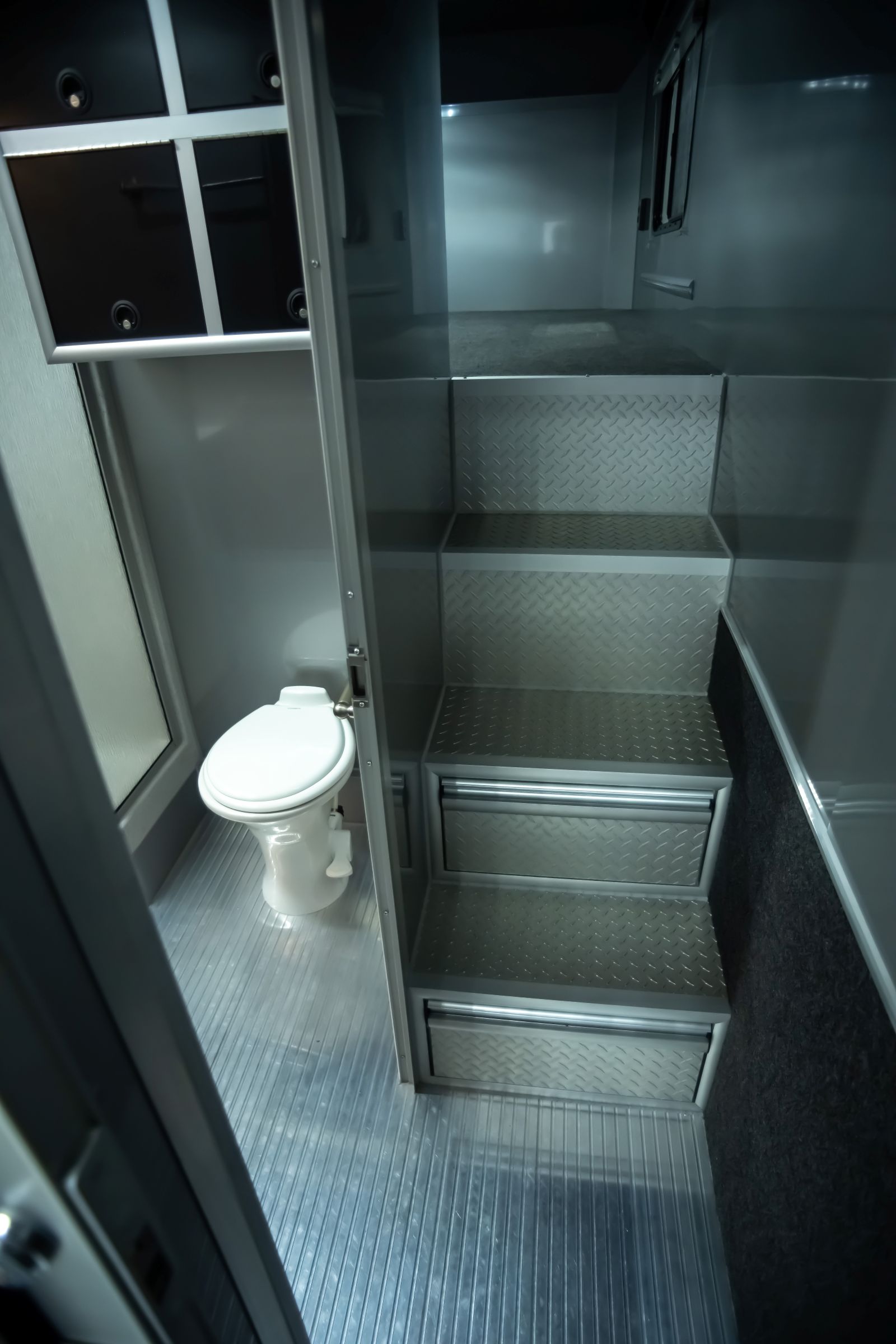 2025-InTech-Trailers-36'-Custom-Gooseneck-Bathroom-Race-Trailer-iCon ...