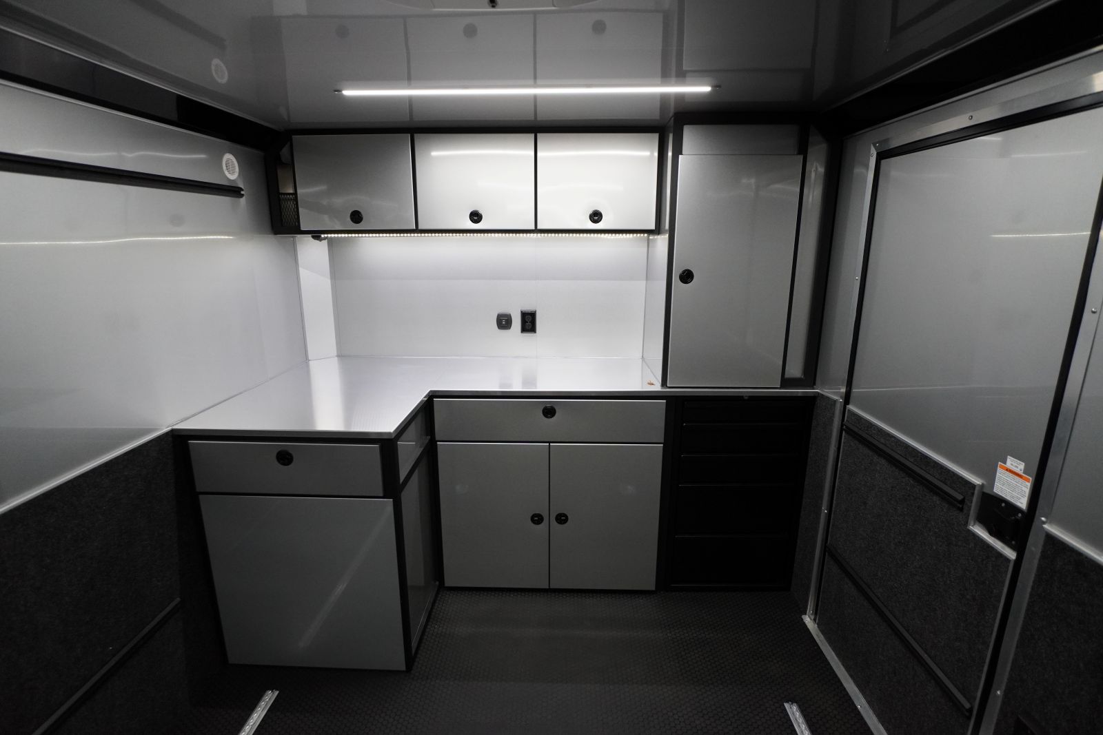 2025-ATC-Trailers-ROM-450-24′-WITH-PREMIER-PACKAGE!-8.5’-x-24’—5.2k ...