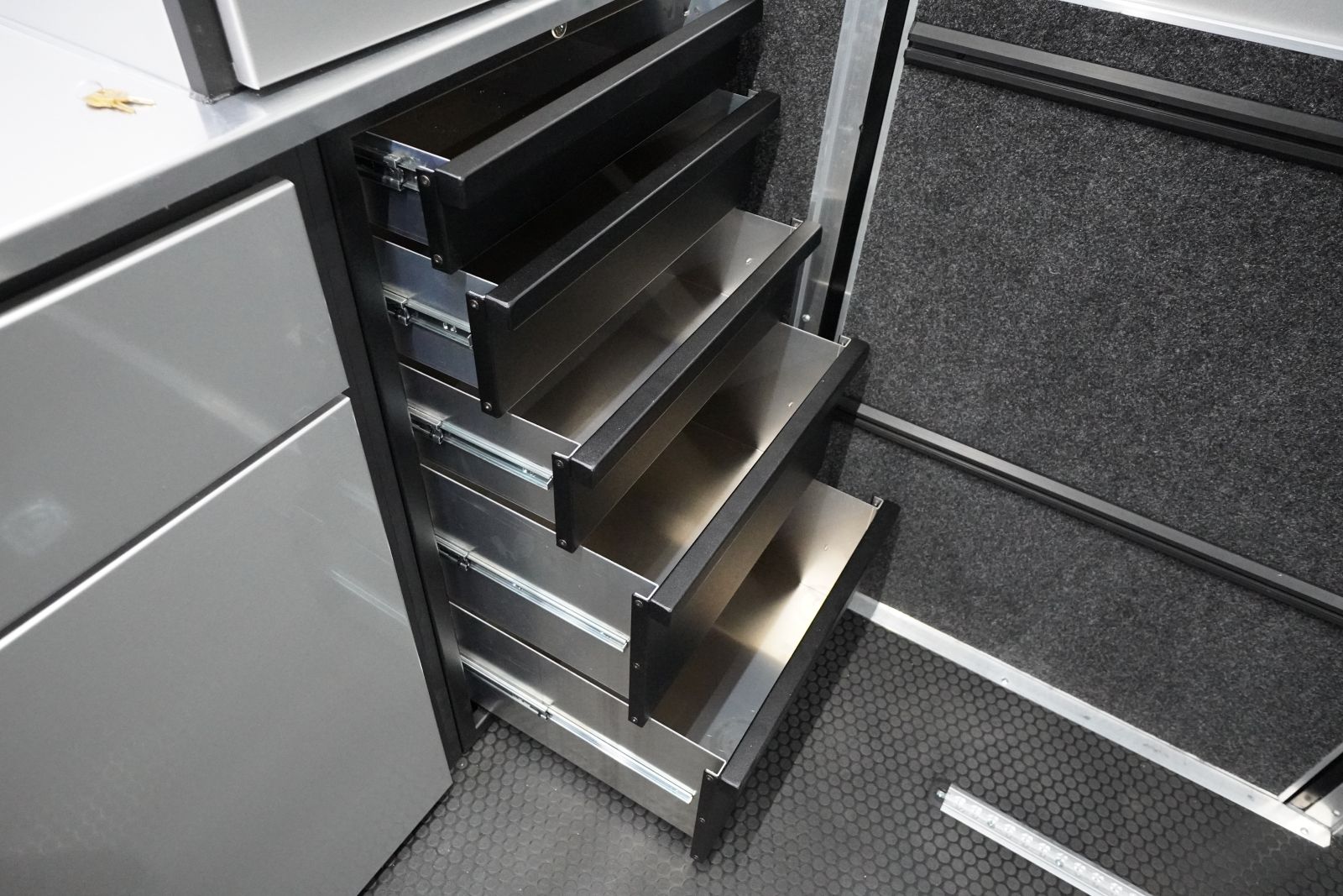 2025-ATC-Trailers-ROM-450-24′-WITH-PREMIER-PACKAGE!-8.5’-x-24’—5.2k ...