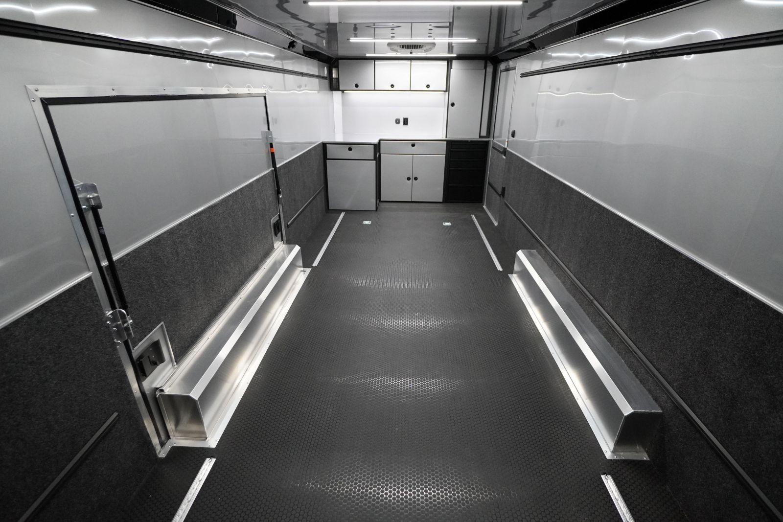 2025-ATC-Trailers-ROM-450-24′-WITH-PREMIER-PACKAGE!-8.5’-x-24’—5.2k ...